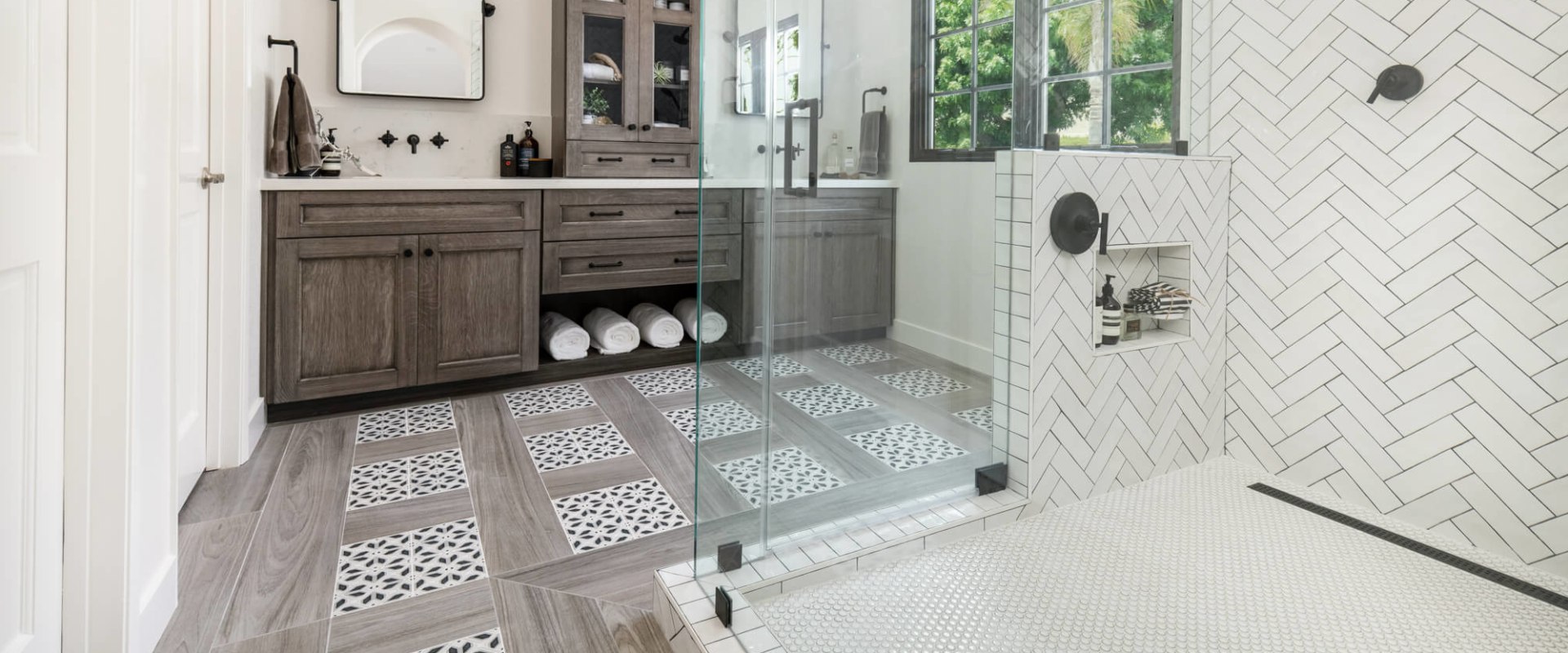 Maximizing Space with Bathroom Tiles