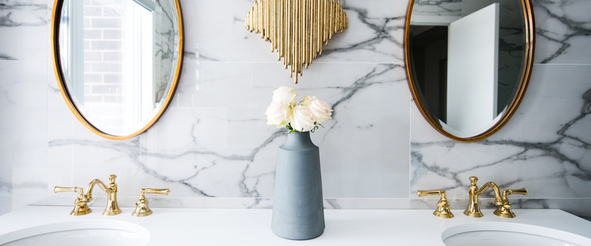 Modern Bathroom Mirrors: Everything You Need to Know