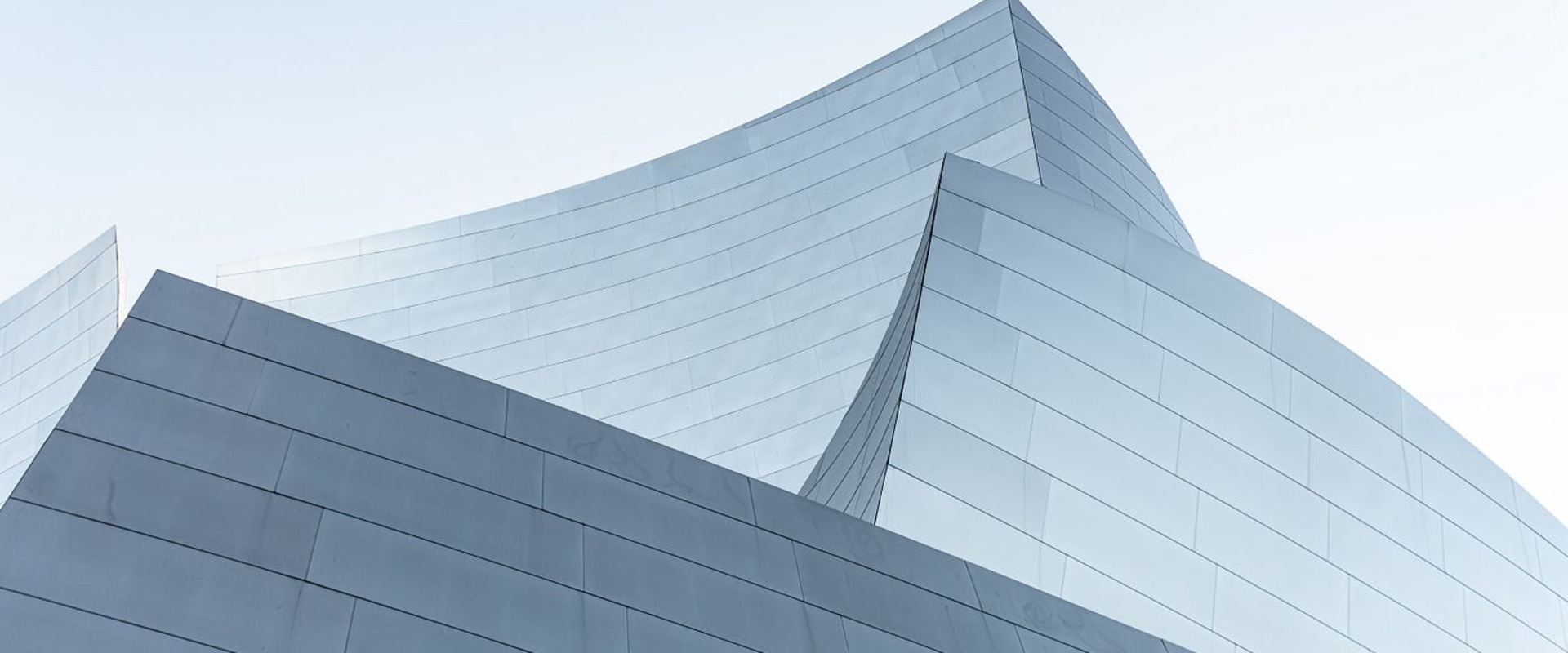 Exploring the Use of Clean Lines and Minimal Shapes in Minimalist Design